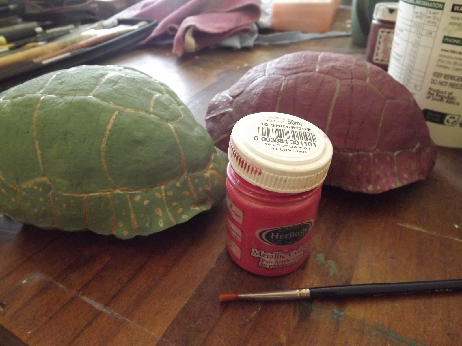 A Pretty Talent Blog: Painting Two Turtle Shells