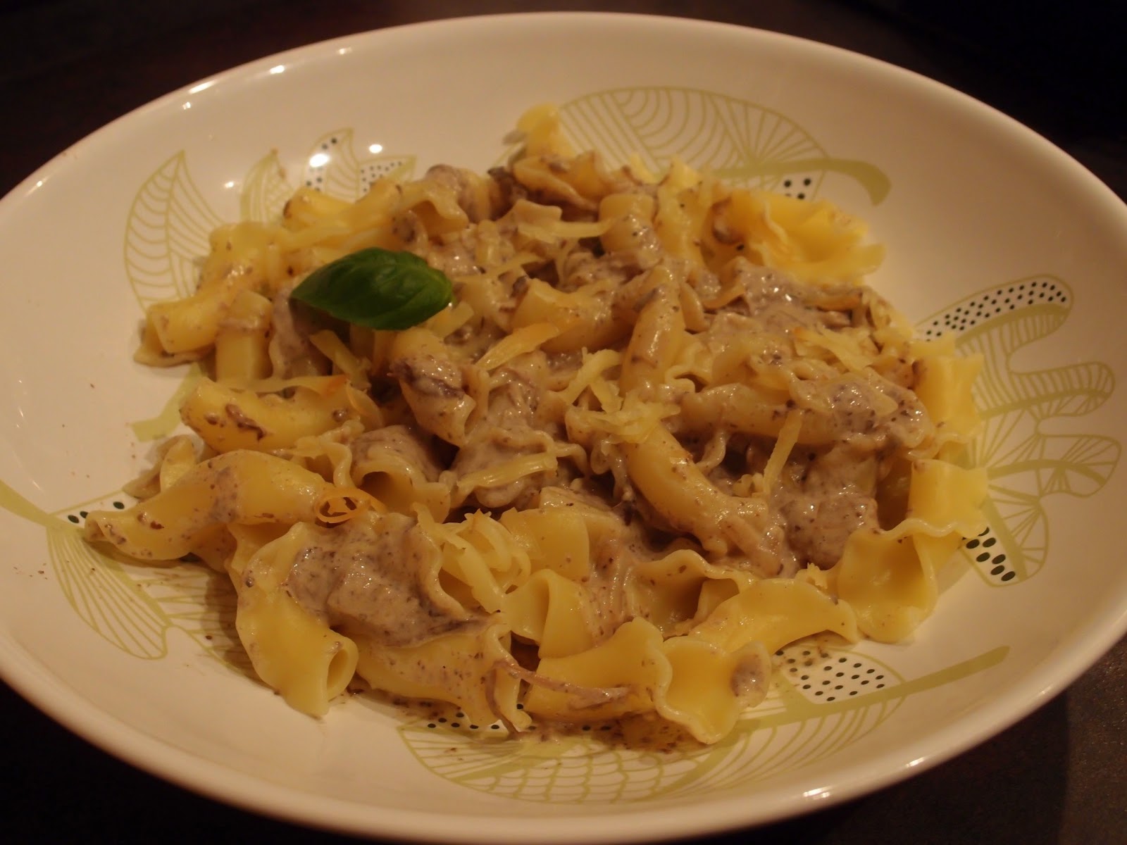 The VegHog: Creamy funnel chanterelle and smoky cheese sauce with fiorelli