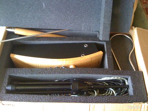 MATRIXSYNTH: Rare and mint Etherwave Pro Theremin from Moog.