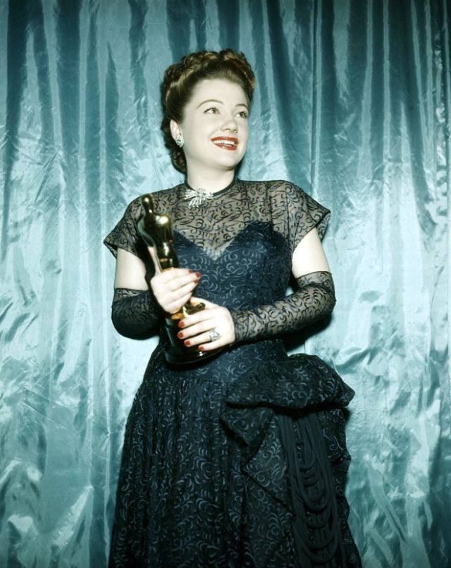 Gorgeous Color Photos of Anne Baxter in the 1940s and 1950s ~ Vintage ...
