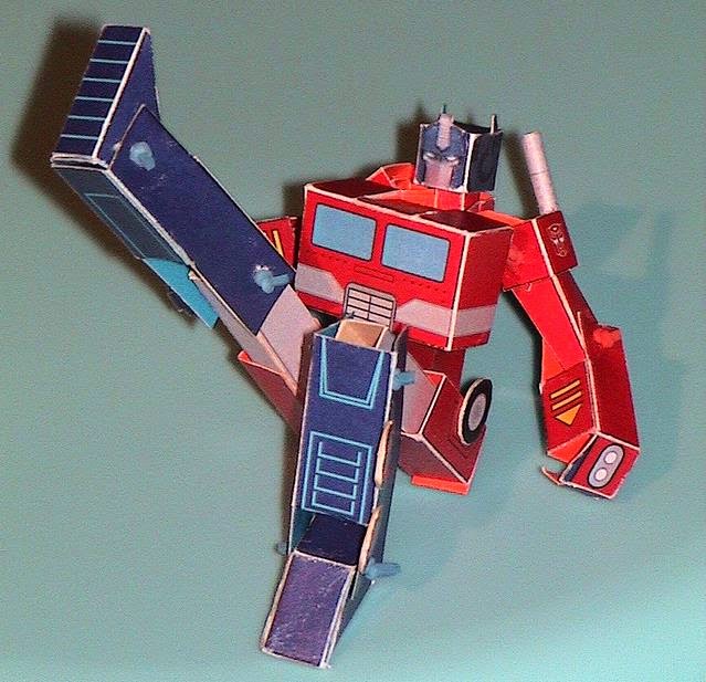 PAPERMAU: Articulated Optimus Prime Paper Model - by Paper Robots 1999