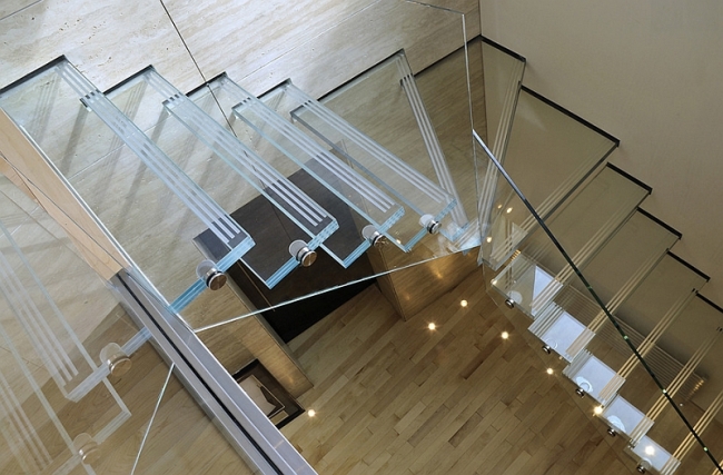 Ideas for integrating a glass ladder into your home - Lady's Houses