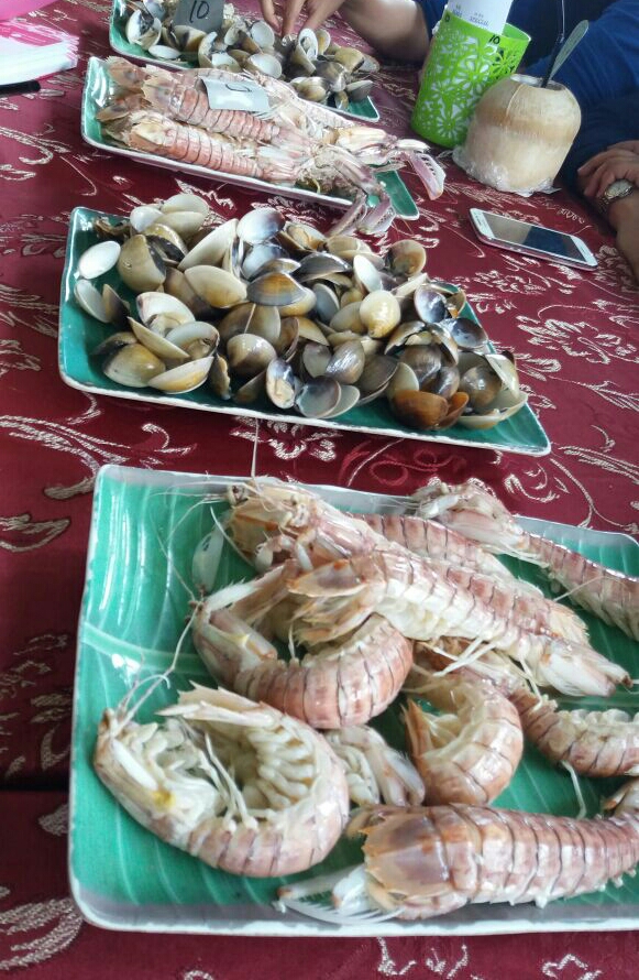 ~ Itsy Bitsy Itchy Typie Hand~: Pi Makan Udang Lipan kat Pulau Aman