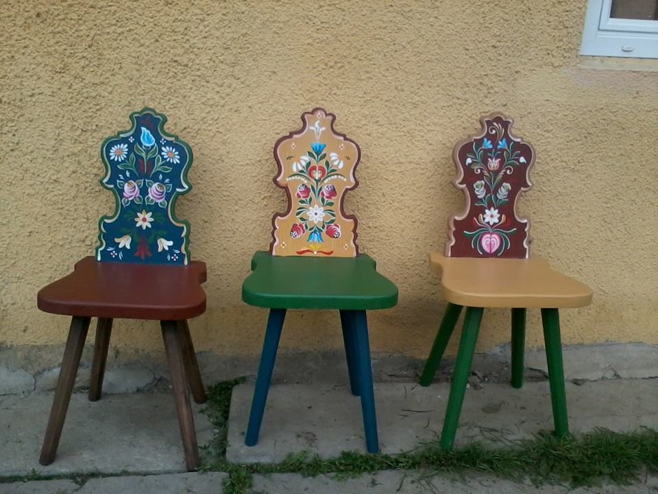 CLAUDIU BIXA: Mobila pictata Rasnov