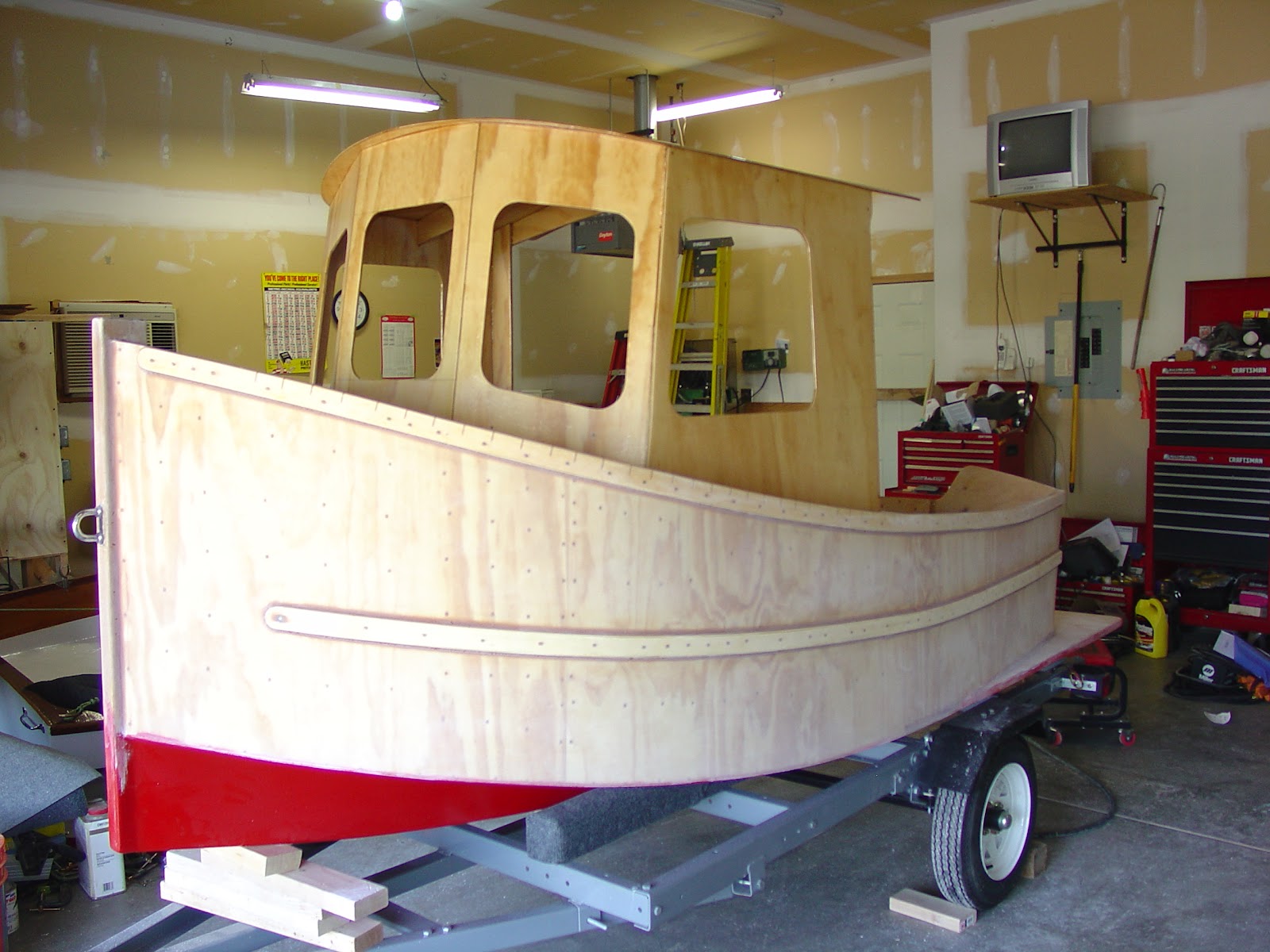 Todd's Mini-Tug Boat Building Journal: Hull Sides and Stern Sanded
