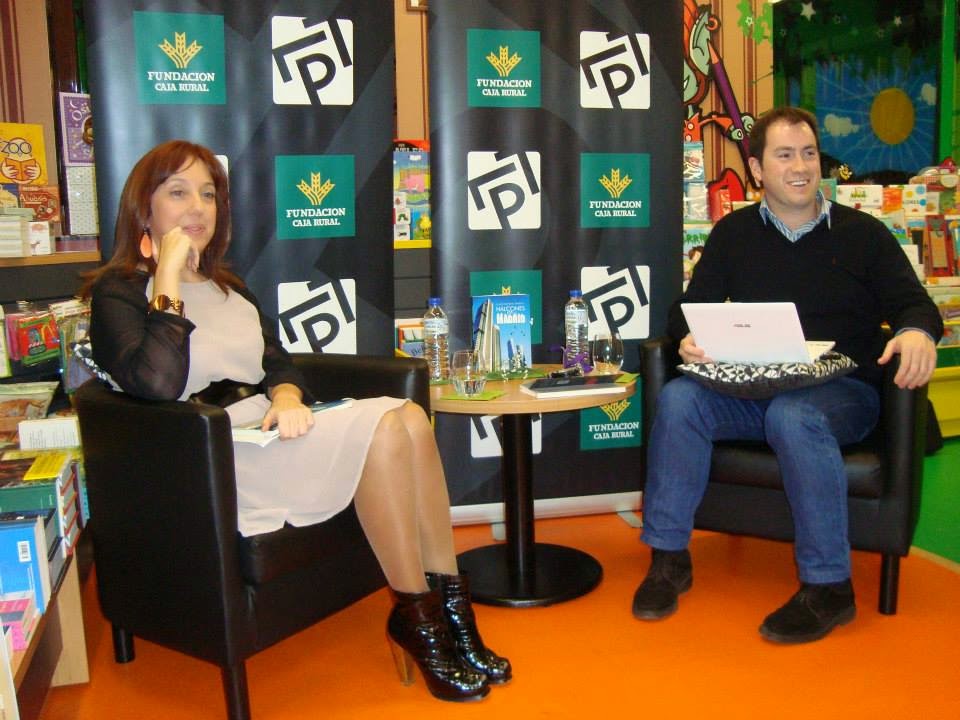 Libros, historias y yo: ENTREVISTA A ELENA MATRÁN ABASCAL