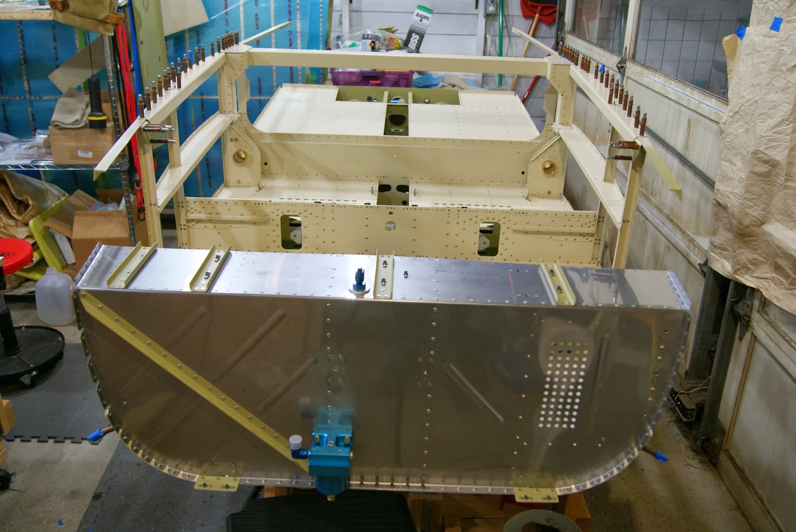 DOG Aviation John's RV-12 Blog: Both Longerons Deburred & Rivet Ready