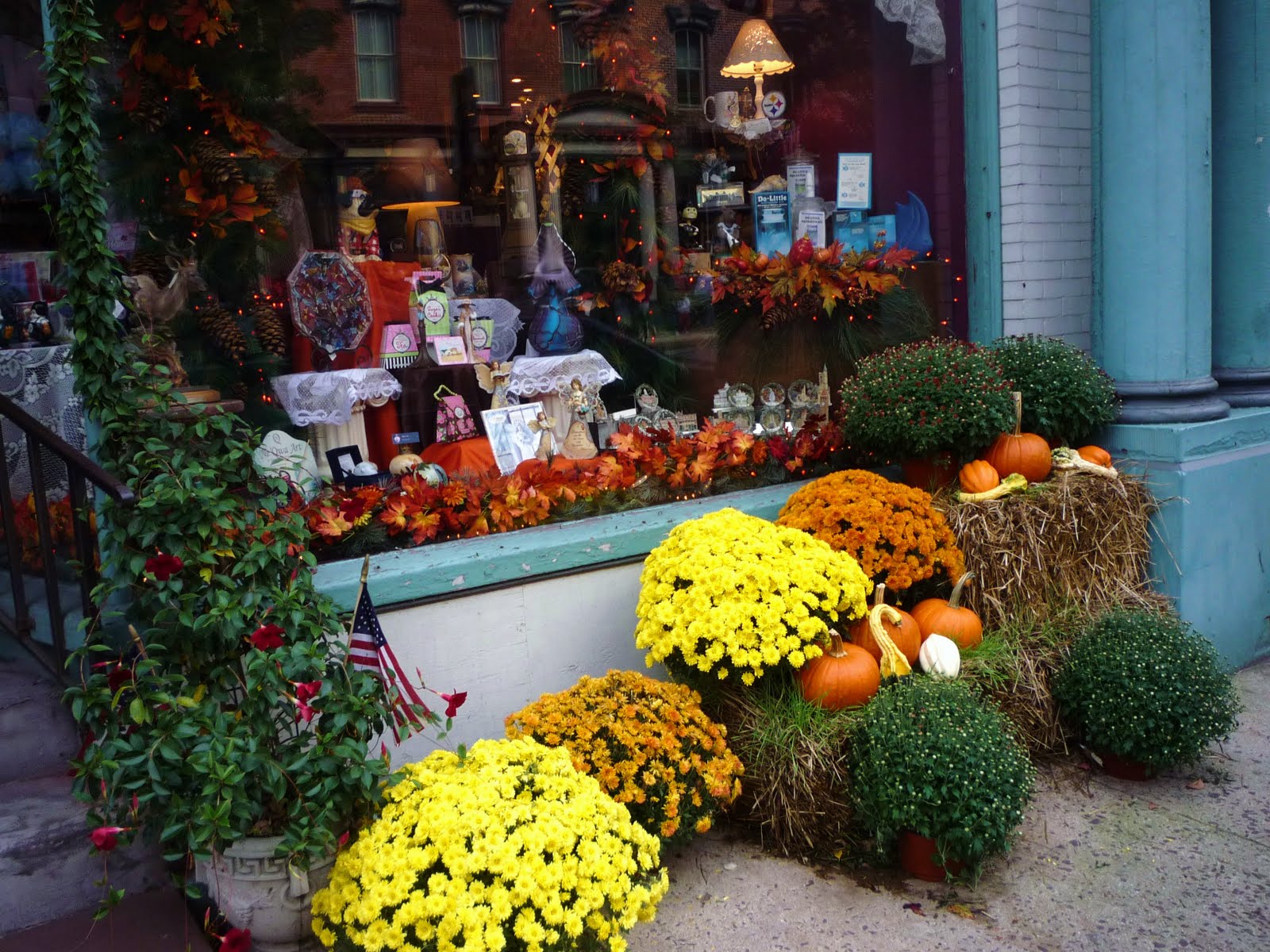 Moonbeams in a Jar: Fall Foliage Festival in Jim Thorpe, Pa