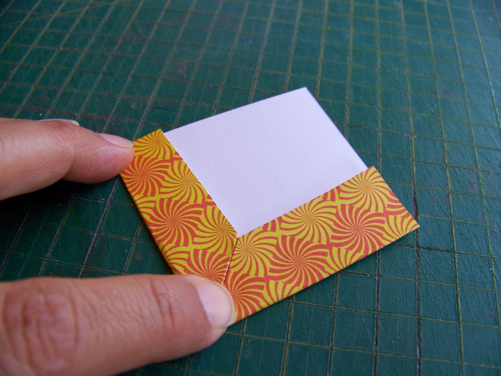 A Pretty Talent Blog: How to fold a neat corner