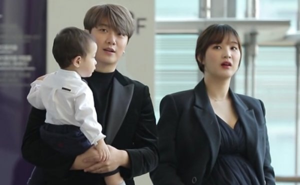 [NATE] Choi Minhwan y Yulhee dan a luz a niñas gemelas hoy - KetizenStars