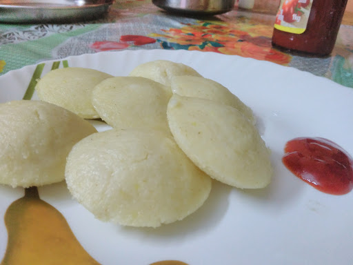 Sooji/Rawa Idli