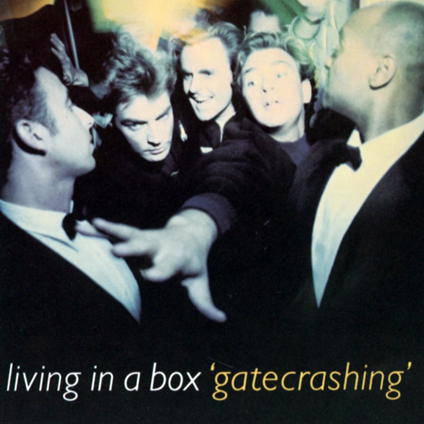 Mis discografias : Discografia Living In A Box