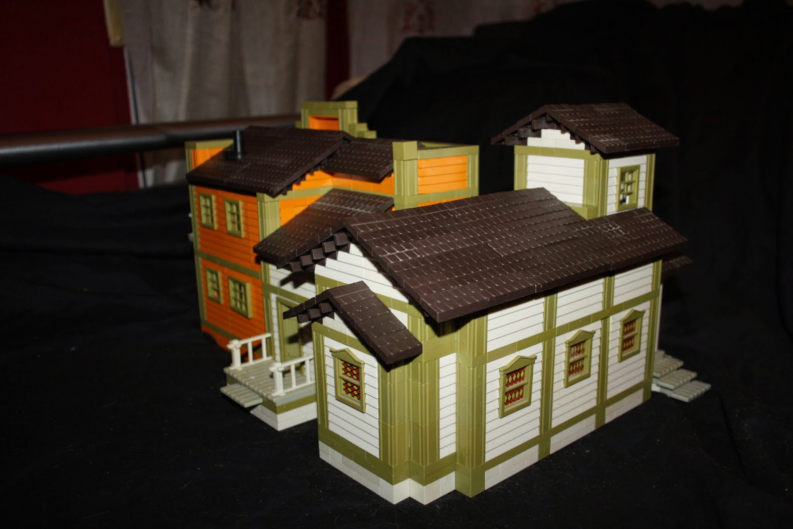 EXIN CASTILLOS & EXIN WEST: 2015