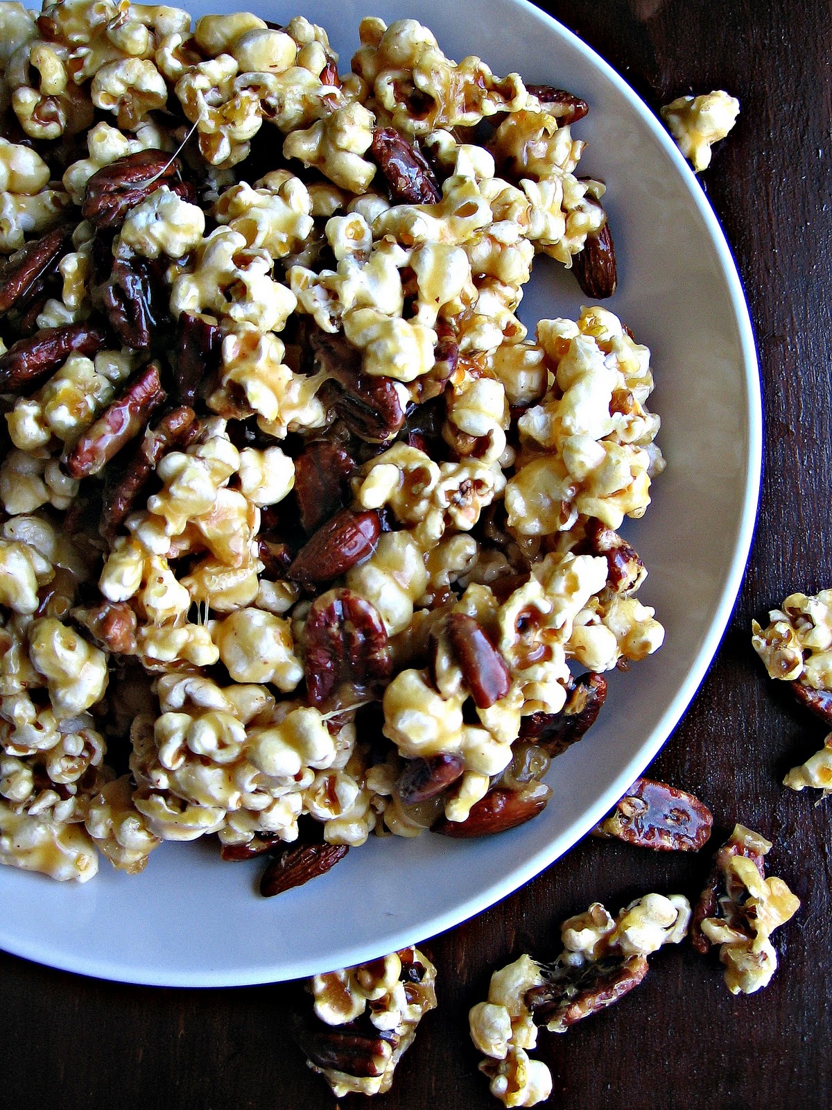sweetsugarbean: For the Movies: Caramel Popcorn with Roasted Nuts