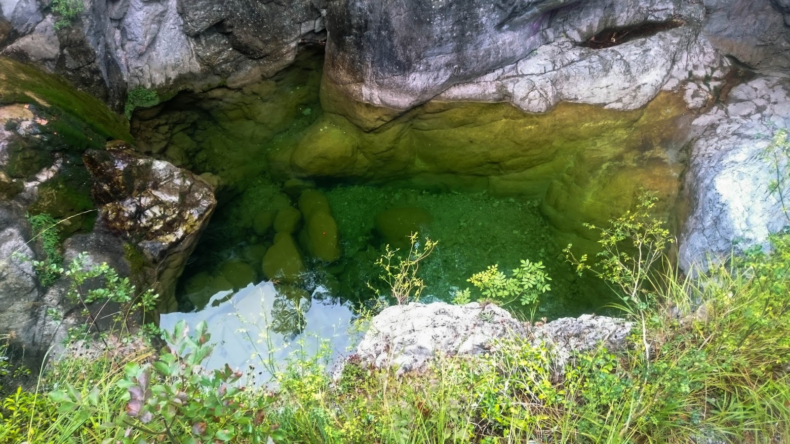 Grecia. Cada lui Zeus din Munții Olimp.