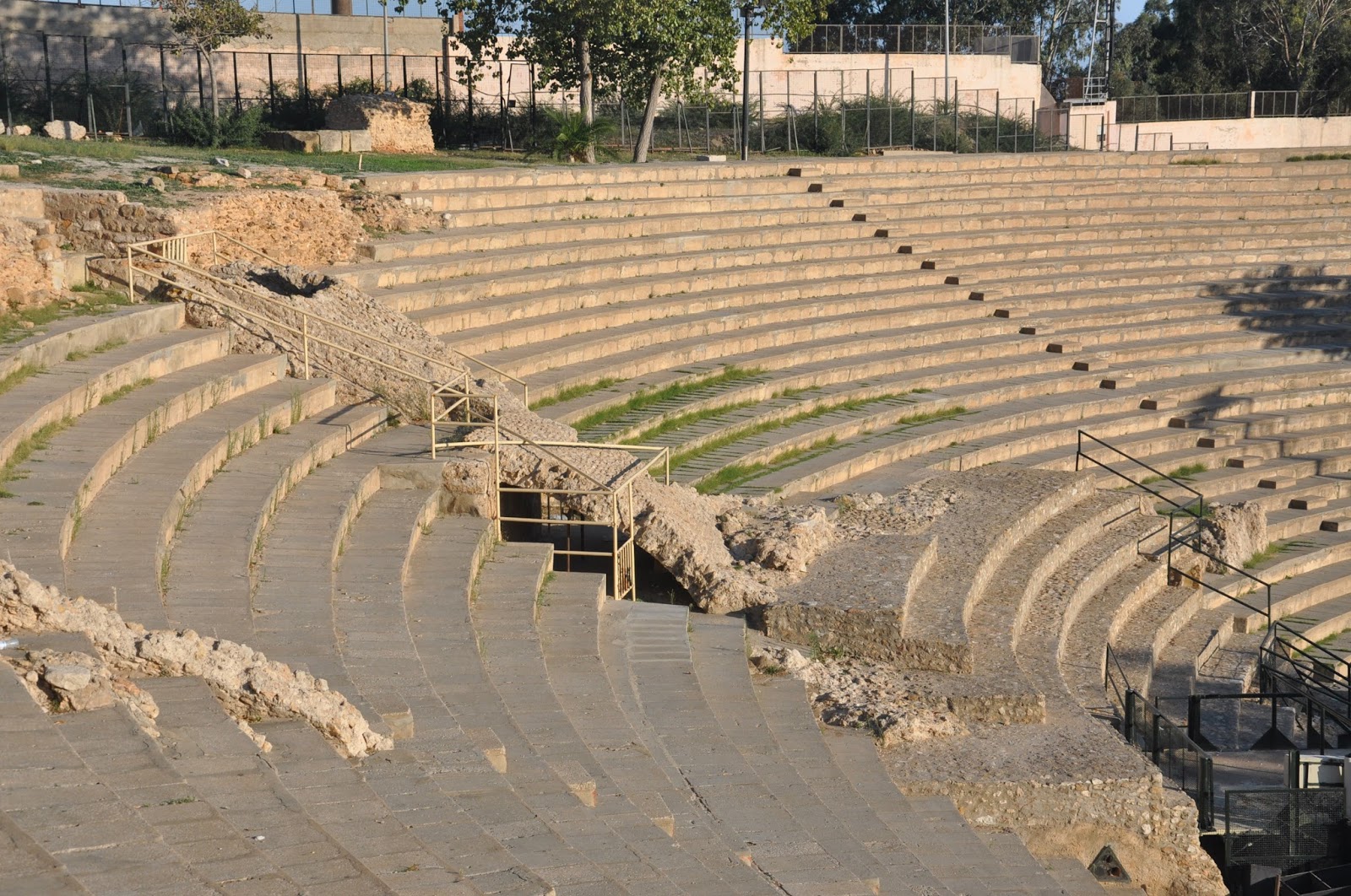 Ainsi va la vie ... pérégrinations de la famille salaün: Carthage : la ...
