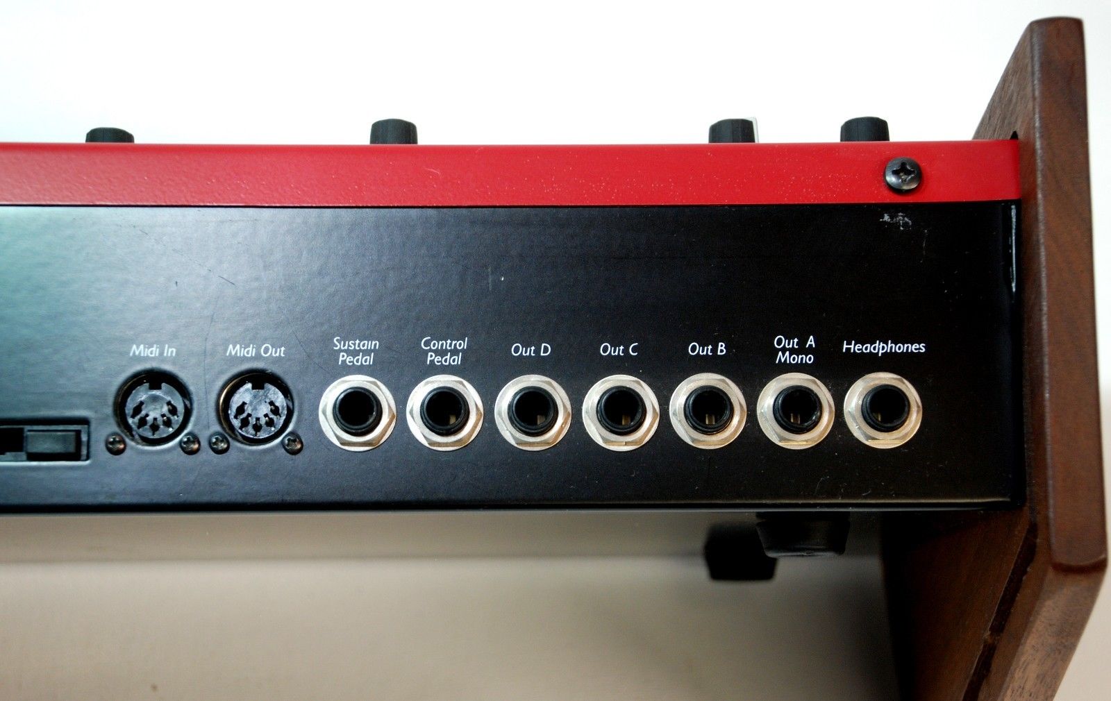 MATRIXSYNTH: Nord Lead 2 Rack With Wood Ends Clavia Desktop Synth w ...