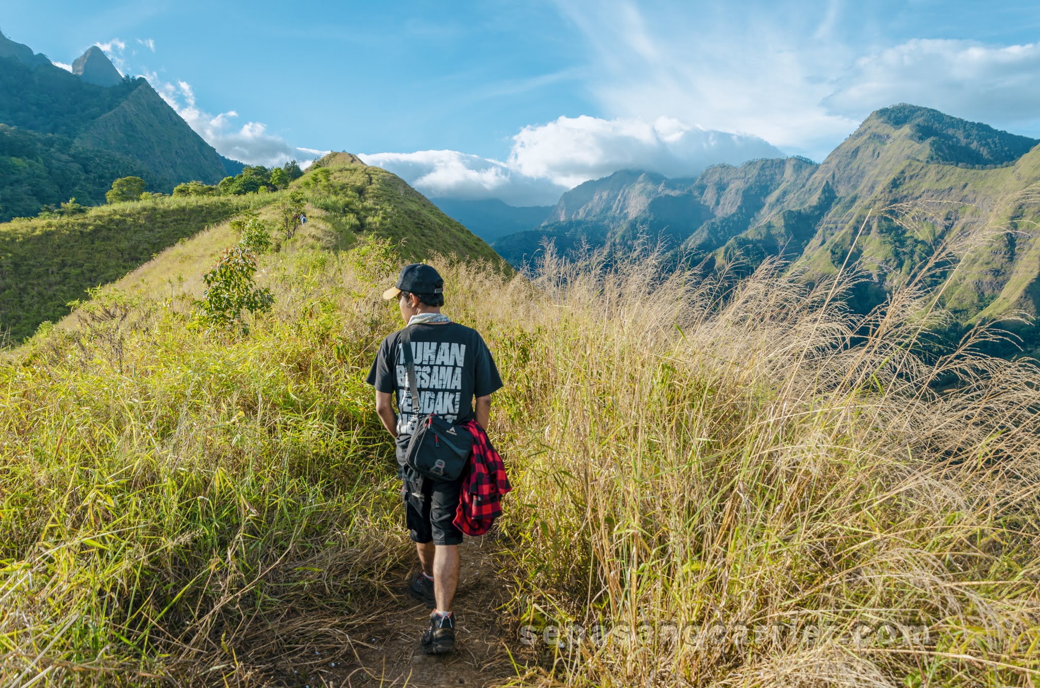 Pendakian Bukit Watu Jengger Mojokerto - SEPASANGCARRIER