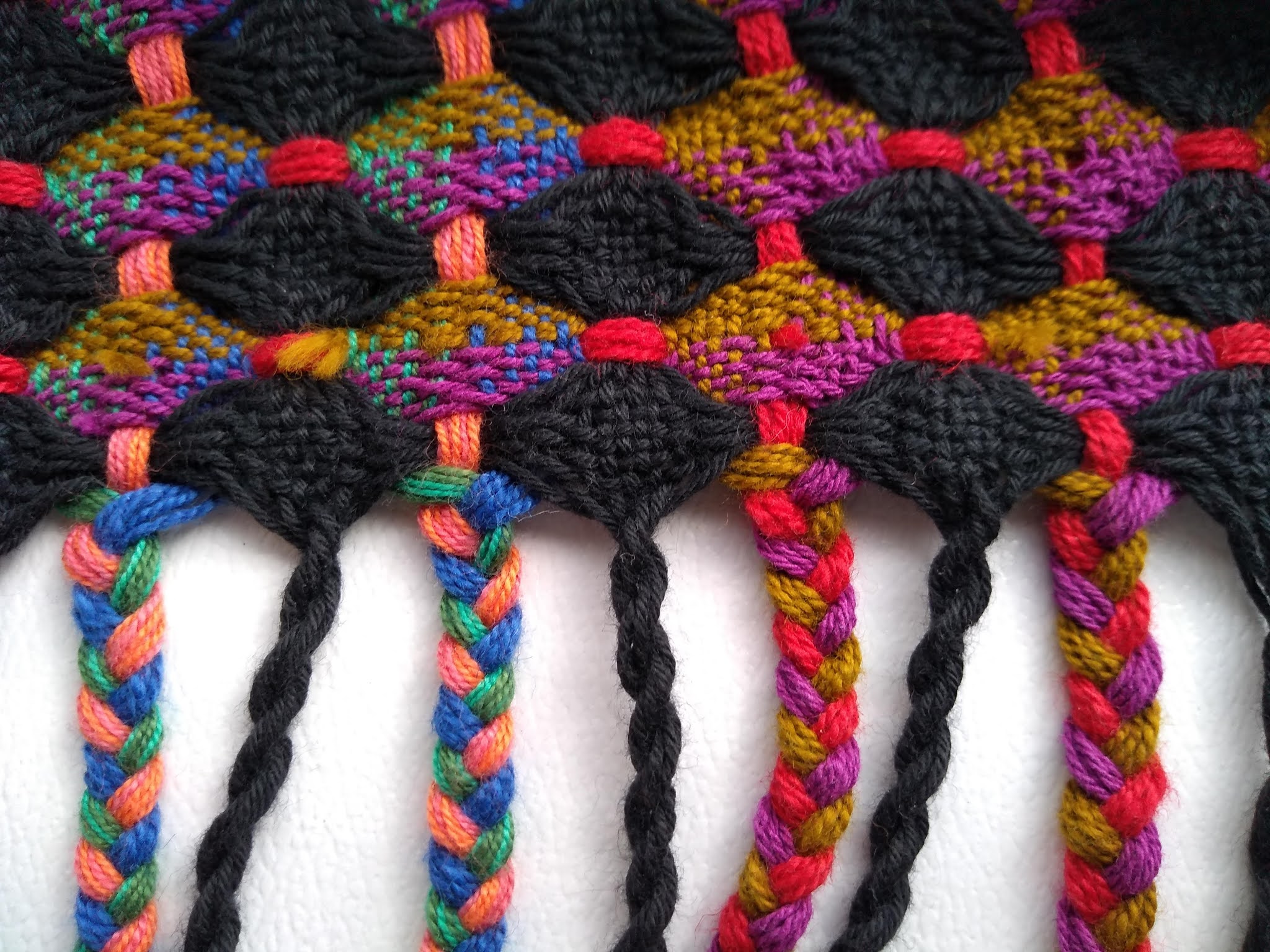 WEVEN = plezier, WEAVING = fun