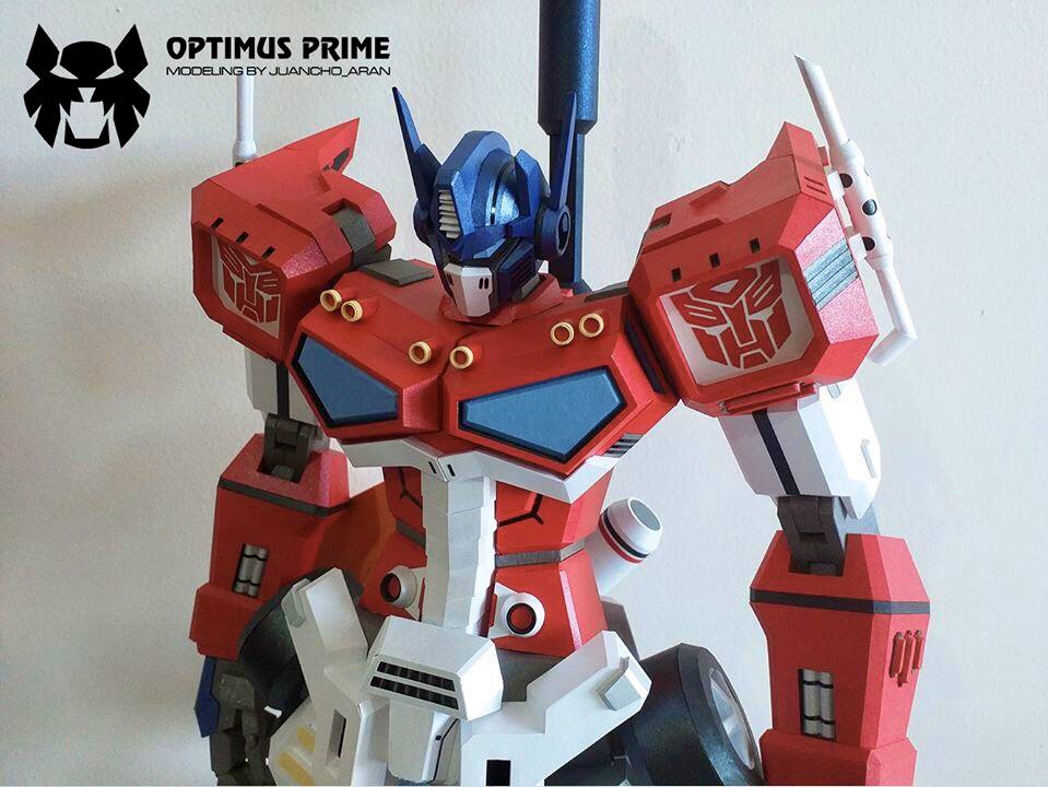 [Premium] Optimus Prime Papercraft ver. Juancho Aran - Brian Papercraft
