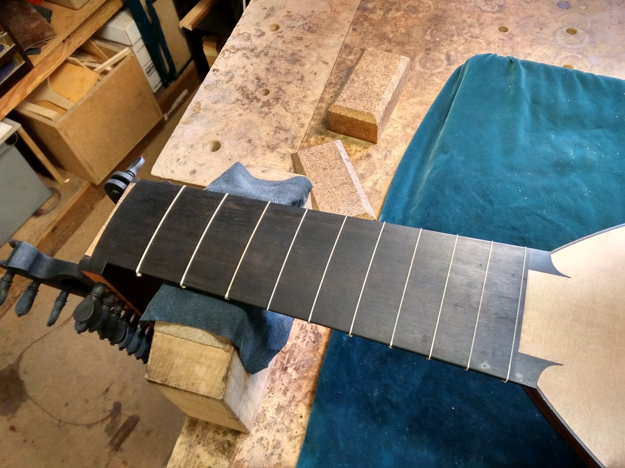 The Lute's Progress,: Building a 13 Course Lute, Start to Finish, 24 ...
