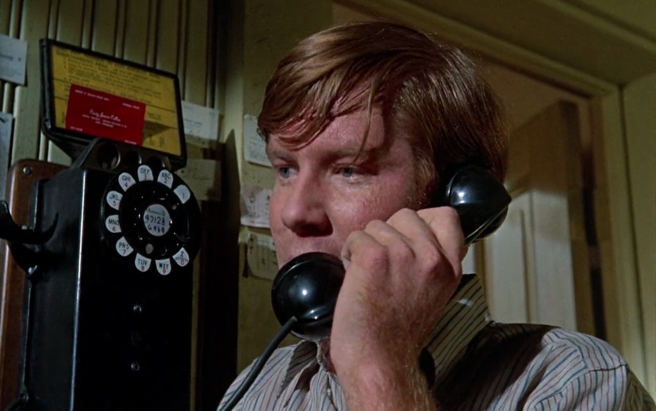 Realm Of Retro : THE COMPUTER WORE TENNIS SHOES (1969)