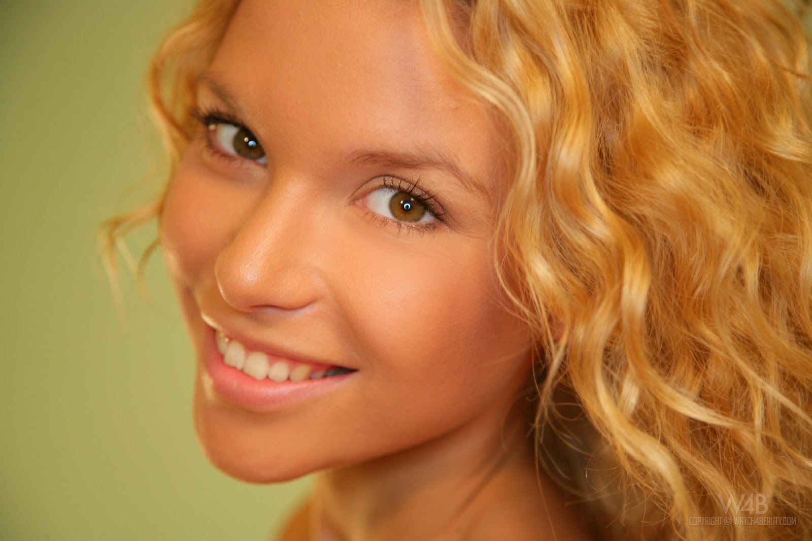 W4B: Summer Breeze: Serve