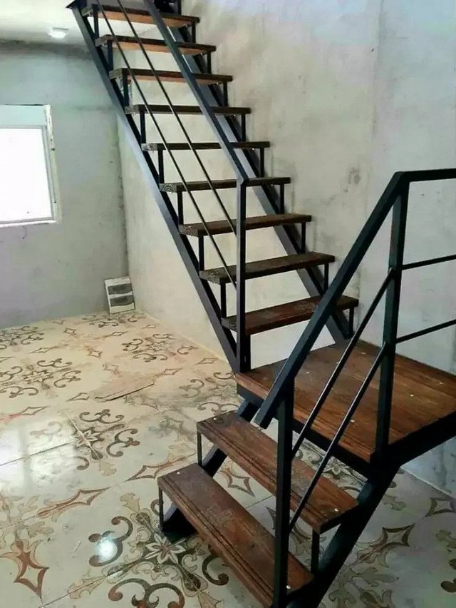 6 Rekomendasi Model Tangga Besi Indah dan Menarik | Pengadaan ...