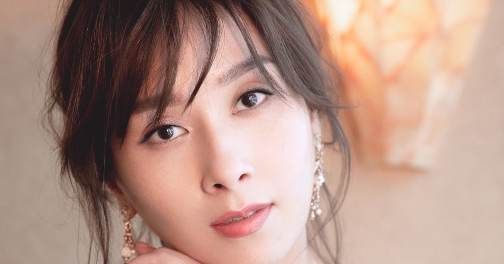 China Entertainment News: Kristy Yang poses for photo shoot