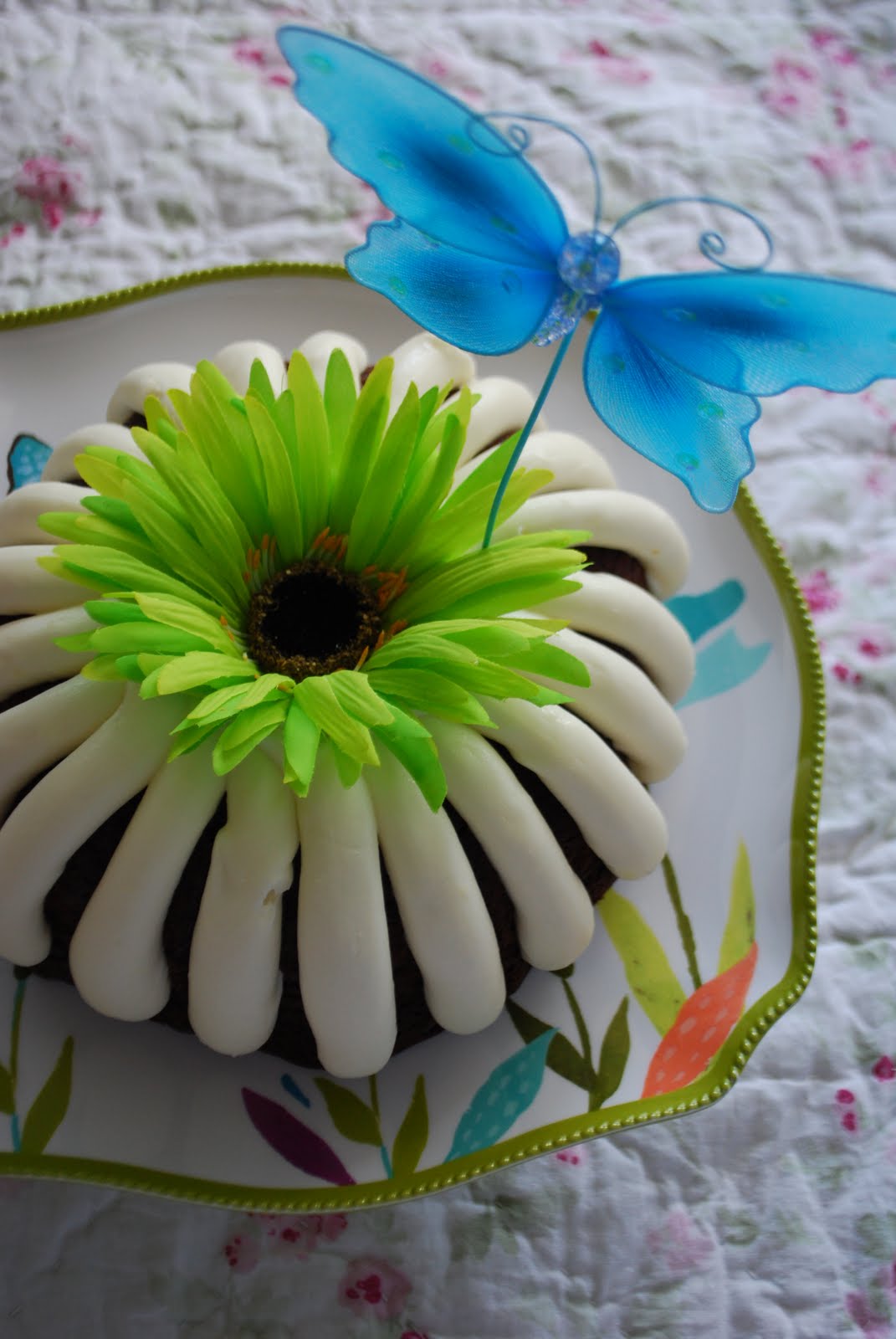 "Isabelle Thornton" Le Chateau des Fleurs: Butterfly cake tutorial
