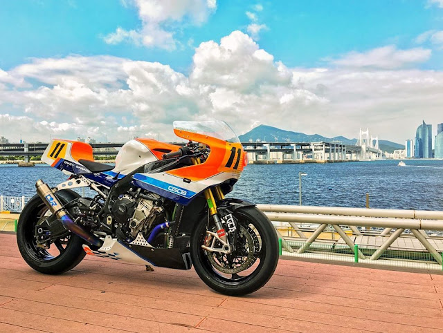 S1000rr. Retroracer Project - RocketGarage - Cafe Racer Magazine