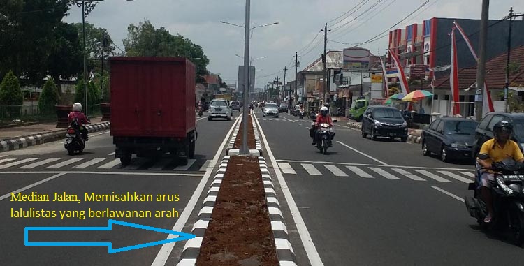 Pengertian Median Jalan dan Fungsinya ~ Seputar Teknik Sipil