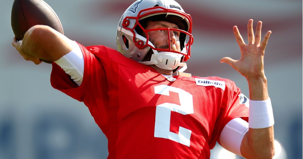 Brian Hoyer compares pitching to quarterbacking