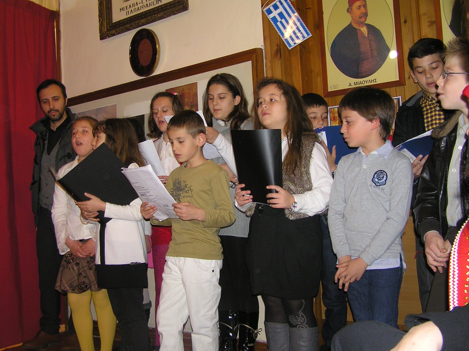 ΚΟΛΙΝΔΡΙΝΑ ΜΑΣΛΑΤΙΑ: ΓΙΟΡΤΗ Α' ΔΗΜΟΤΙΚΟΥ ΣΧΟΛΕΙΟΥ ΓΙΑ ΤΗΝ 25η ΜΑΡΤΙΟΥ