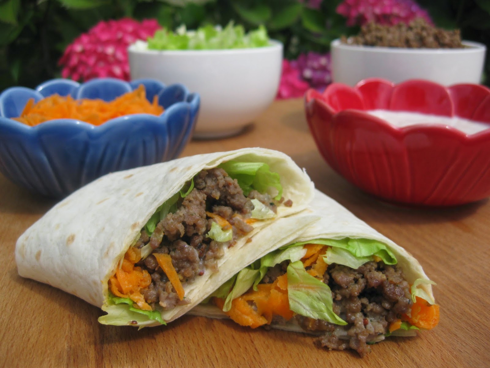 Wraps de Carne Picada & Molho de Iogurte - Receitas do Lamas