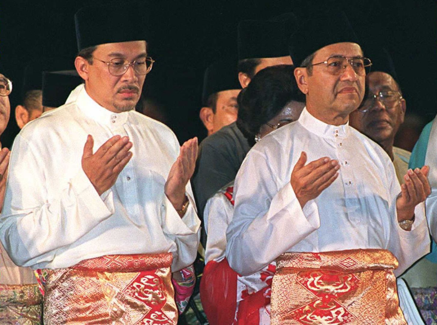 KTemoc Konsiders ........: Will Mahathir free Anwar? KTemoc Konsiders ........: Will Mahathir free Anwar?