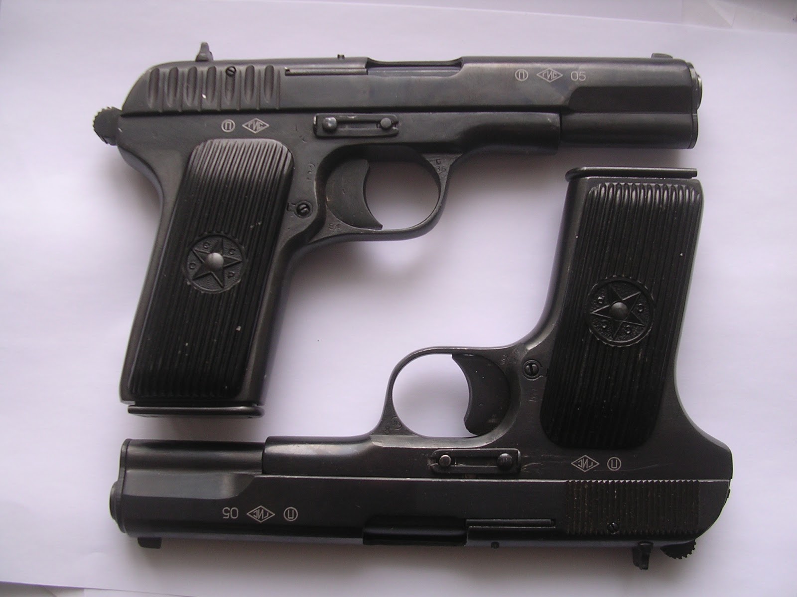 Sala de Armas: 188 fotos variadas de Pistolas