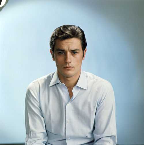 ALAIN DELON: FOTOGRAFÍAS DE WALTER CARONE