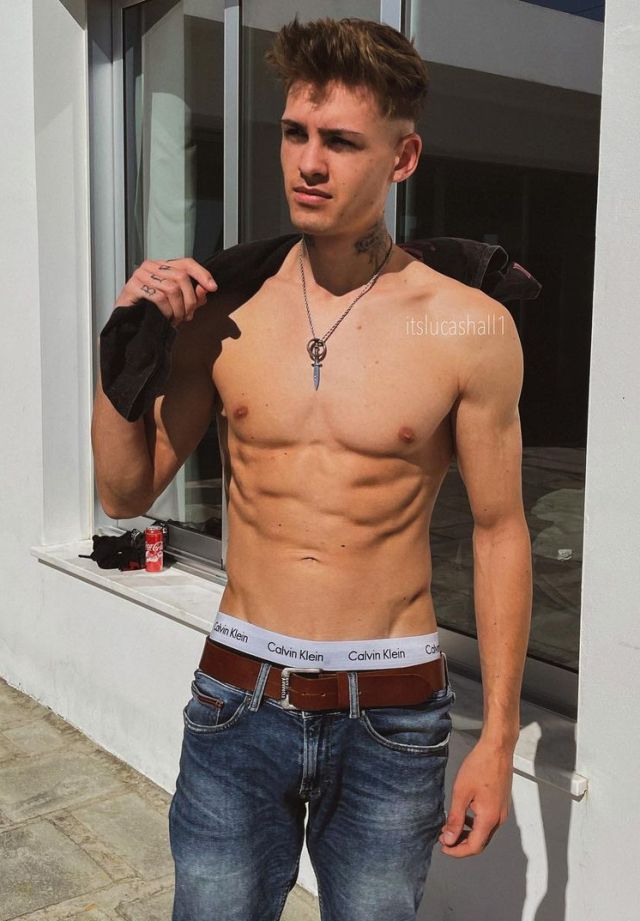 Favorite Hunks & Other Things: Media Men: Lucas Hall