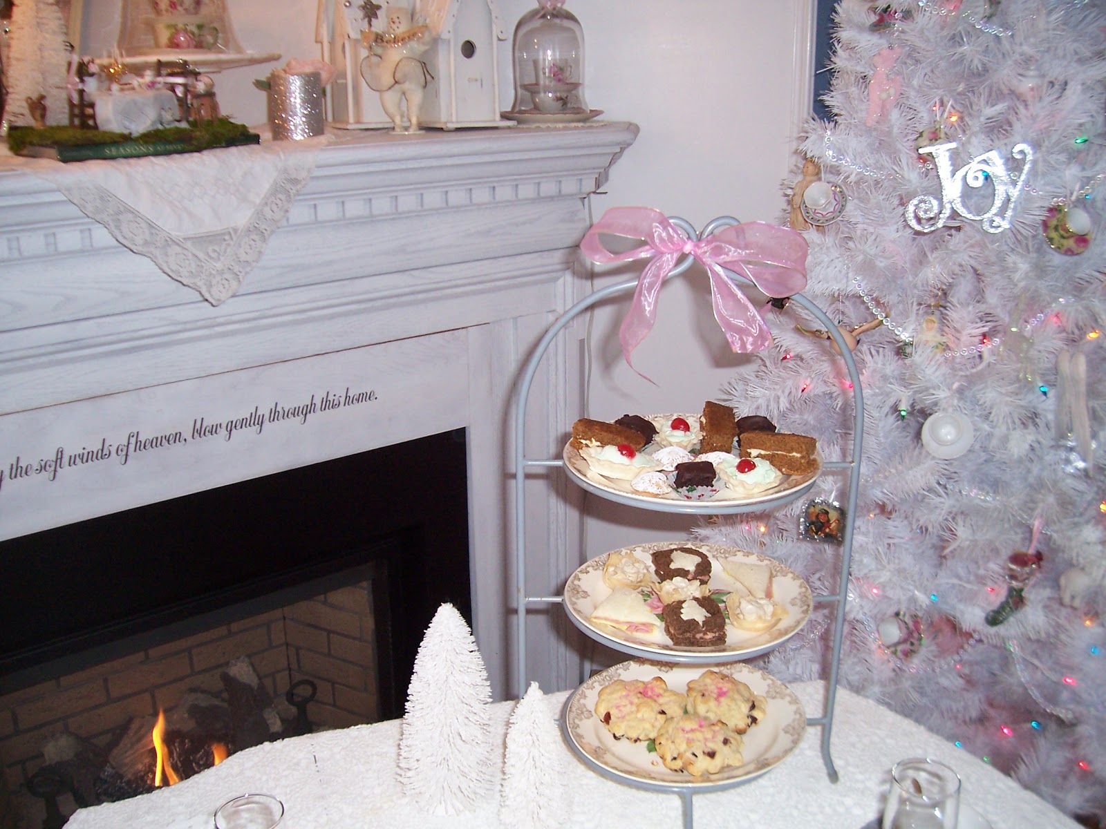 Two Cottages And Tea: Two Christmas Tea Parties