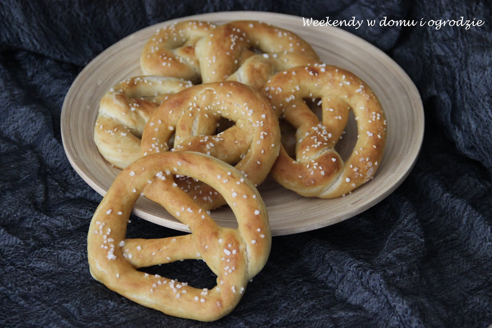 Weekendy w domu i ogrodzie: Precle w kwietniowej piekarni