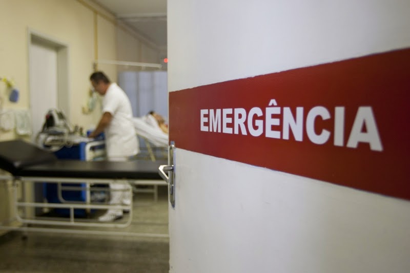 Retalhos Assimétricos: Situações de emergência - by SammyFreitas [crônica]