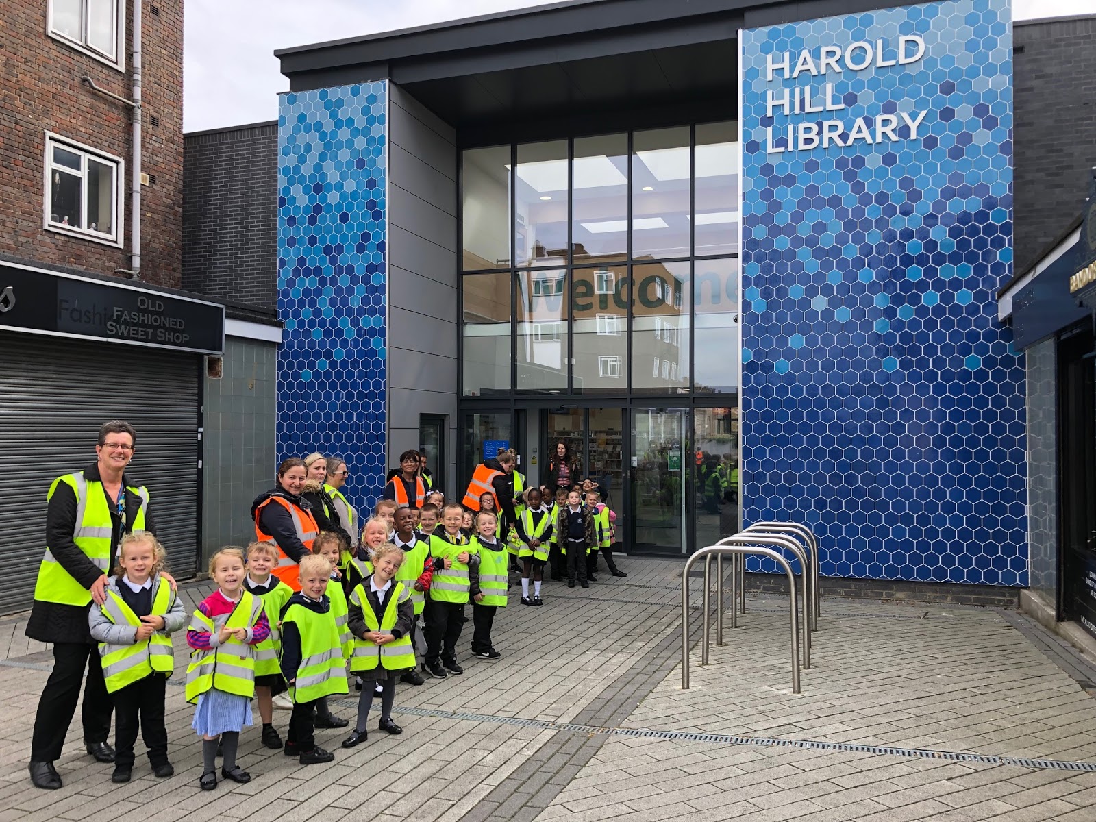 REO - Trip to Hilldene Library :: Hilldene Primary School News