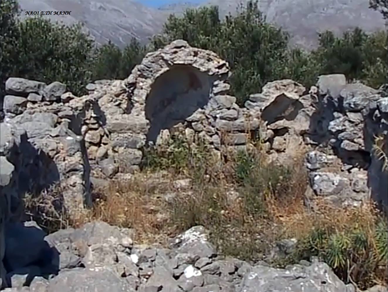 ΝΑΟΙ ΣΤΗ ΜΑΝΗ: ΚΟΥΝΟΣ ΚΑΡΑΒΑΣ (ΔΙΑΦΟΡΕΣ)
