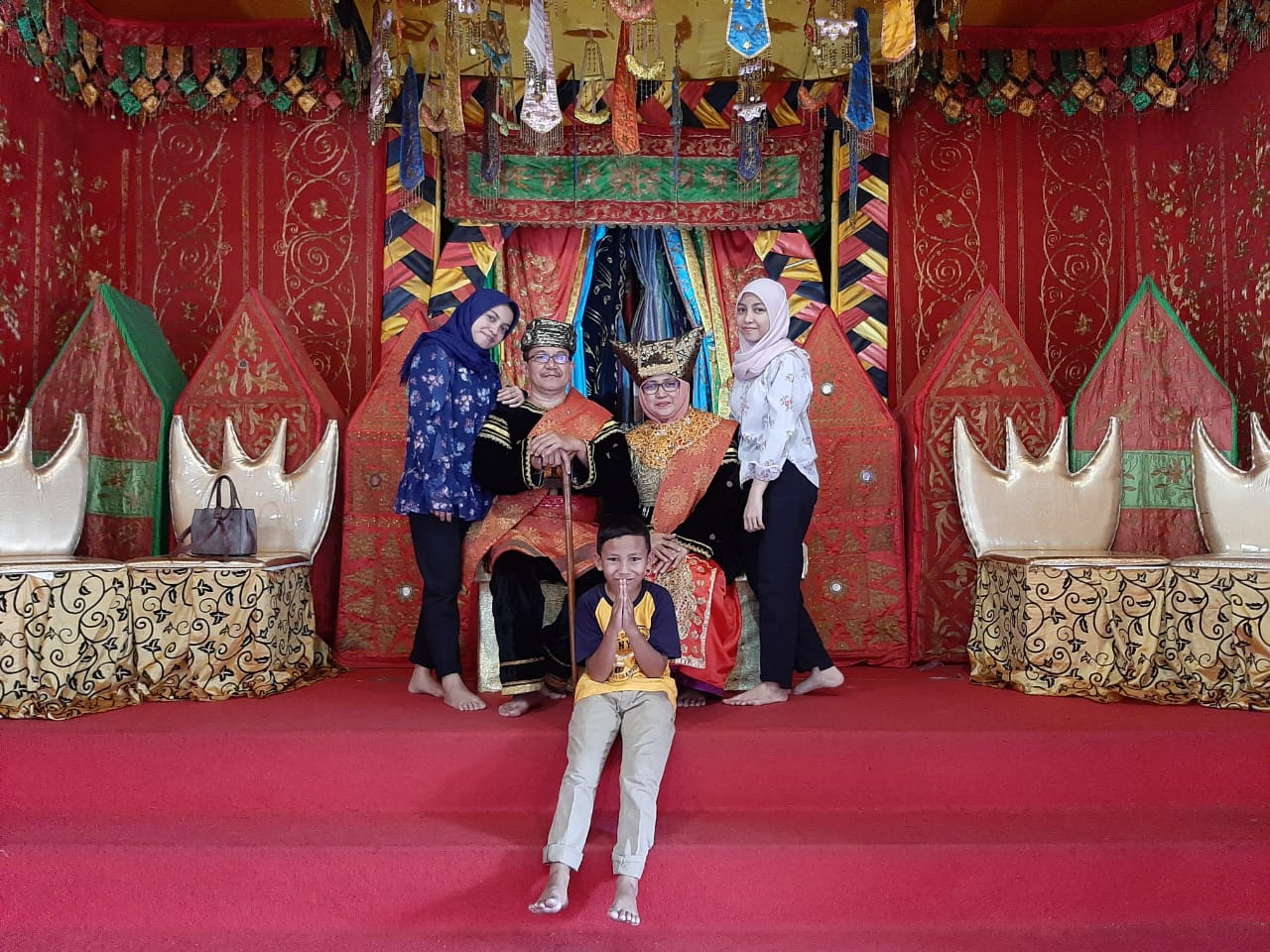 ULANG TAHUN PERKAWINAN DATUK MARINGGIH DAN SITI NURBAYA