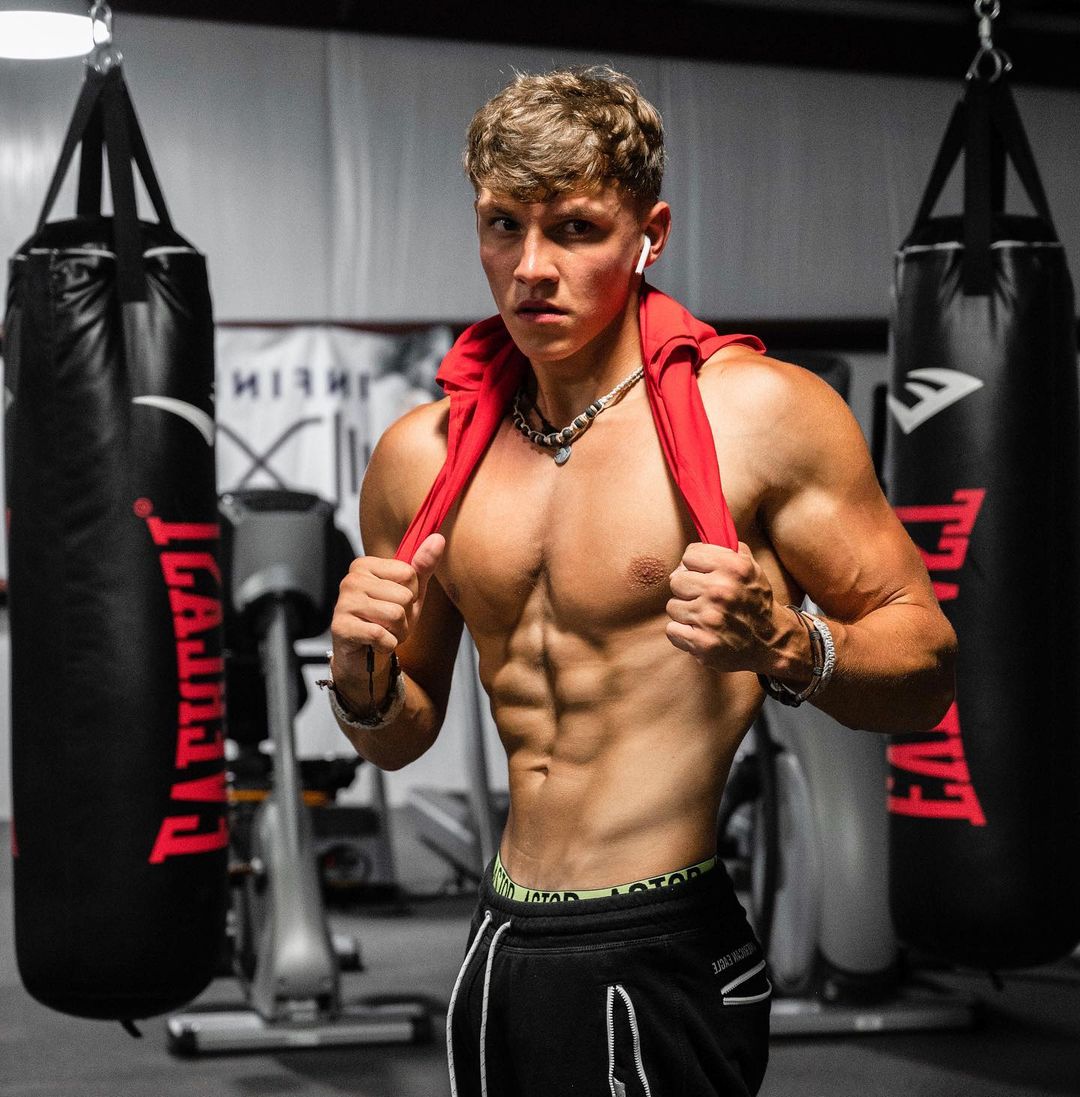 the beauty of male muscle: Marshall