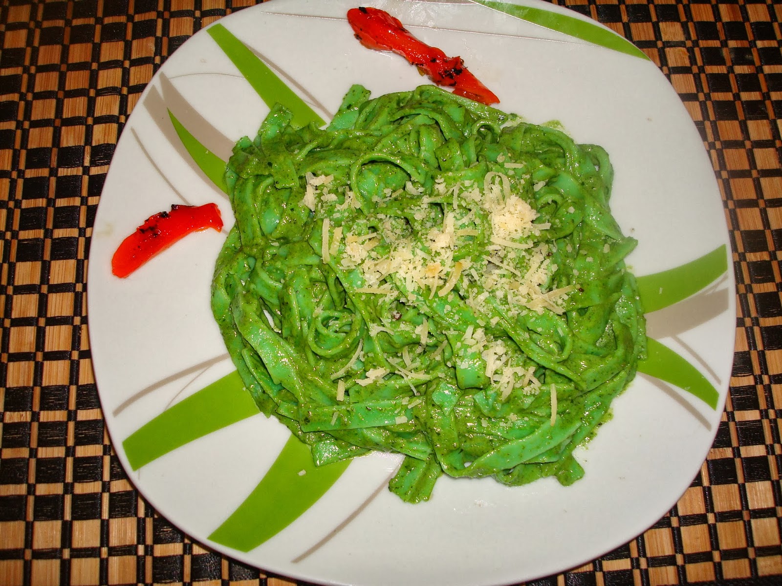 SABORES DE MI TIERRA: TALLARINES VERDES