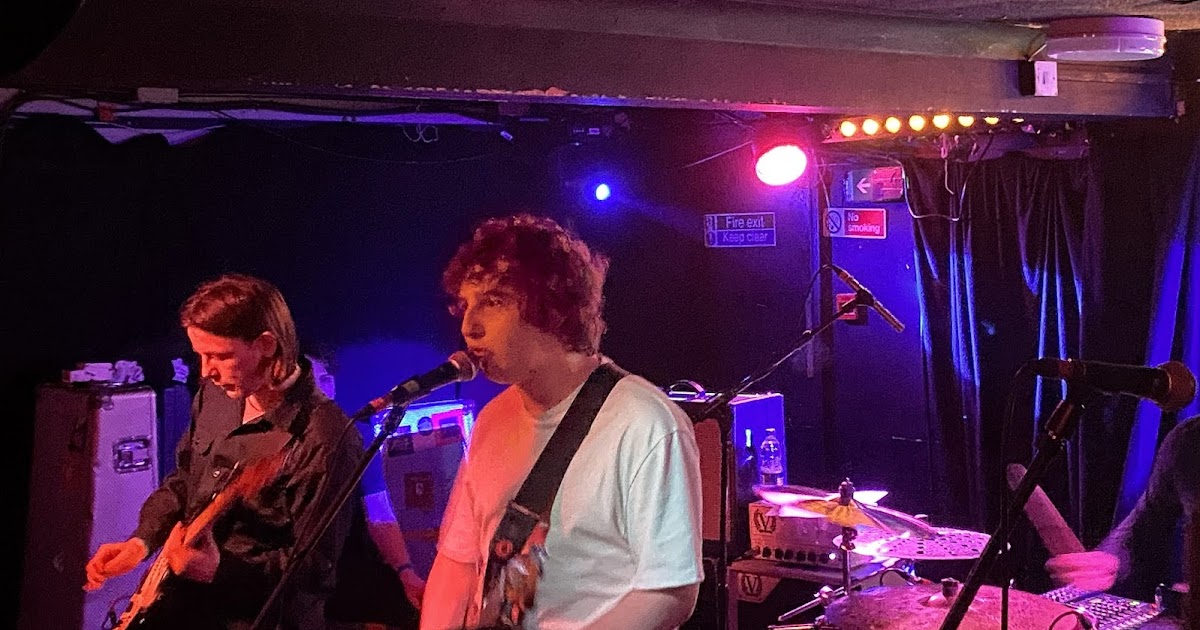 LITTLE INDIE : Live Review :: The Snuts :: Sebright Arms, London - Mar ...