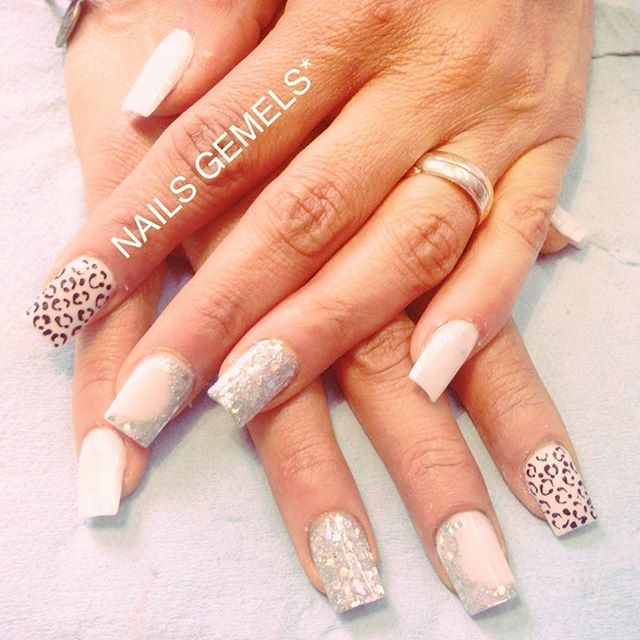 30+ Beautiful white Fall Nails Art Design for Career Women