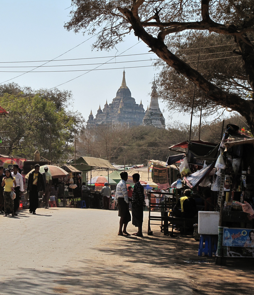 Myanmar Insider: Strolling in the streets of Bagan